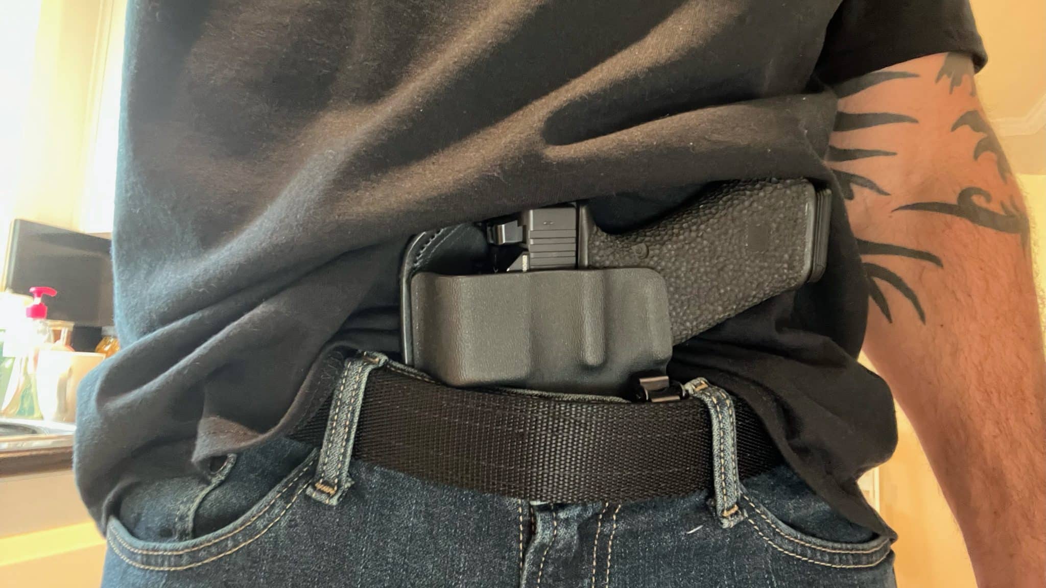 7 Best Concealed Carrying Positions [On and Off-Body Options] - Men of ...